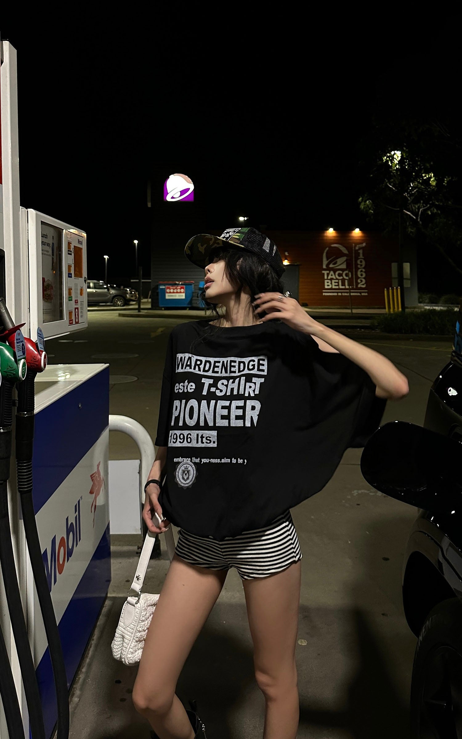 WARDEN EDGE Slashed Shoulder Graphic T-Shirt – PINKPARKS