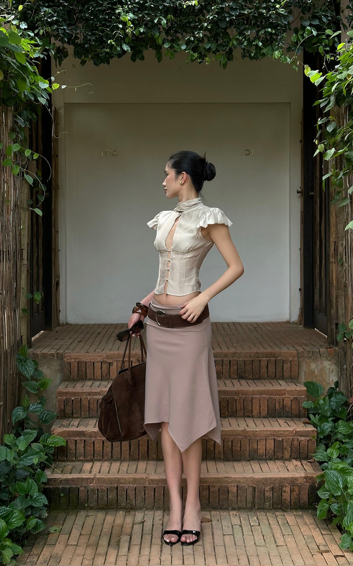 ROVENTE Sculpted Tie-Neck Corset Top – PINKPARKS
